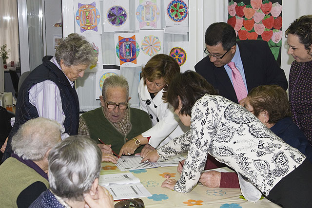 Francisco Blaya y Paloma Recio desayunan con los mayores - Mazarrón ...