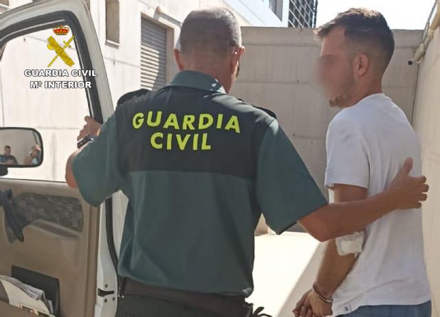 La Guardia Civil y la Policía Local de Bullas detienen a un joven y experimentado delincuente ...
