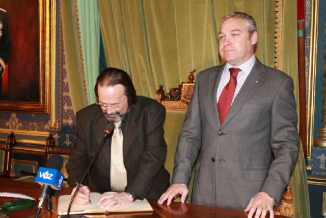 Tomás Raja recuerda su infancia y juventud en un sentido pregón de las ...