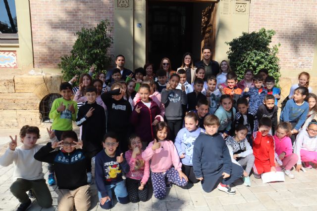 El alumnado del colegio Mediterráneo visita el Ayuntamiento - Águilas - murcia.com
